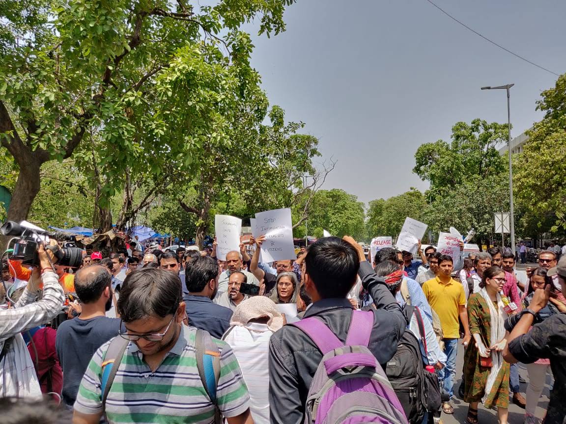 In Photos: Journalists In Delhi Protest Against The Illegal Arrest of ...