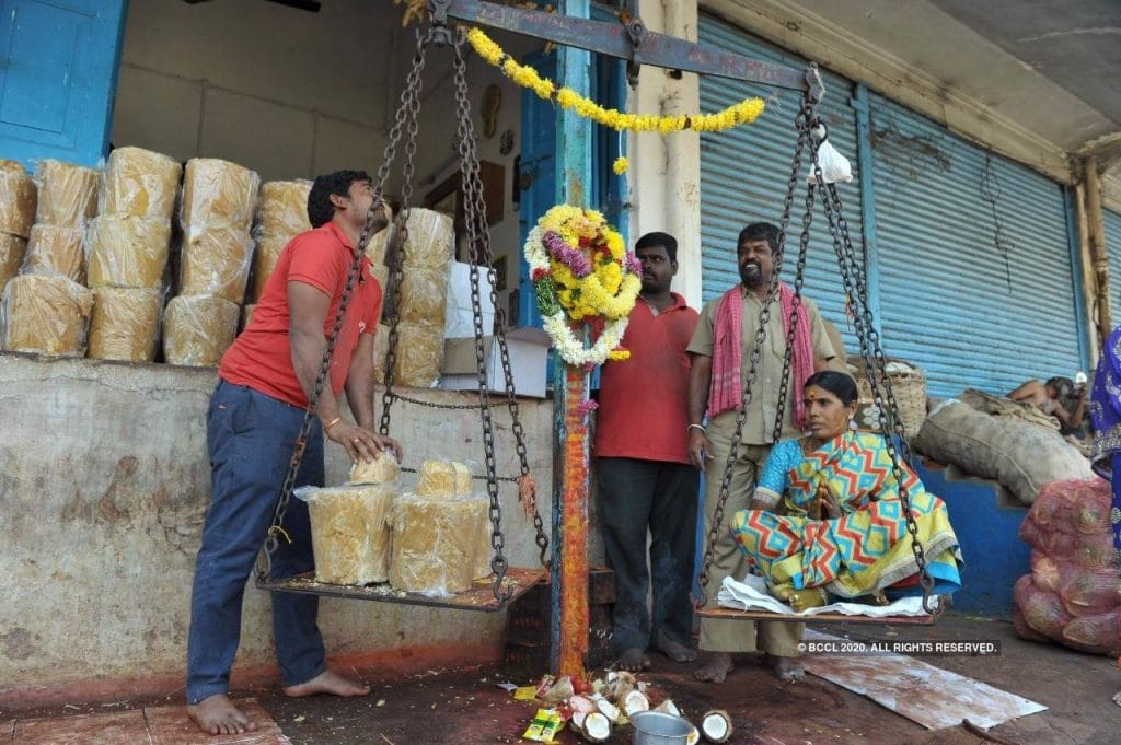 Sammakka Sarakka Jatara: A Popular Tribal Carnival In Telangana Jatara